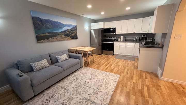 Bright & Cozy Private 1br Suite - Yukon