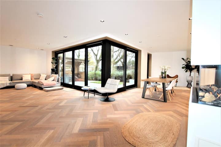 Spacious Modern Family Home - Garden & Baby Ready - Amstelveen