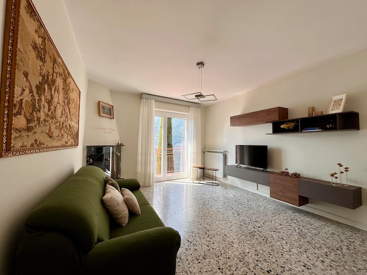Family Home - Garage, Wi-fi, Air Conditioner - Italy