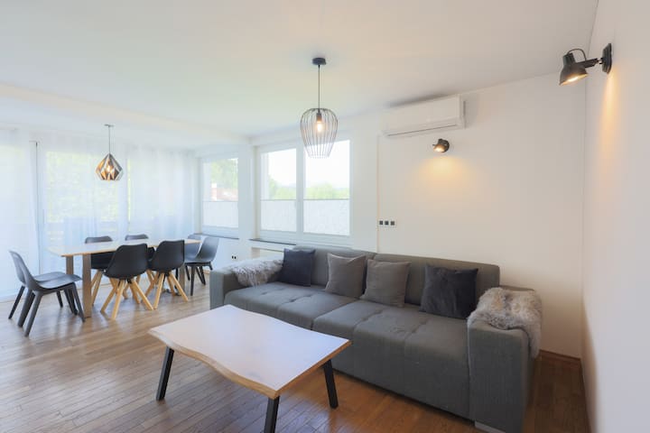 La Perla – Spacious Apartment With Mountain View - Bled