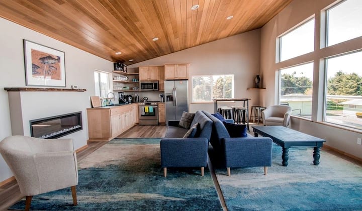 Tiny Home Retreat Near Oregon Beaches - Yachats, OR