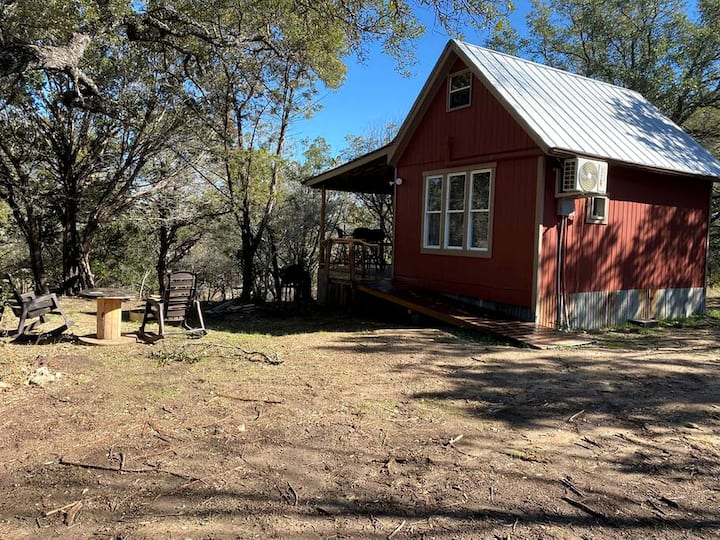 Rustic Texas Hill Country Cabin Retreat - Marble Falls, TX