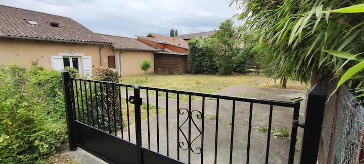 Le Chercuzac. Maison Individuelle Pour 4 Personnes - Chancelade