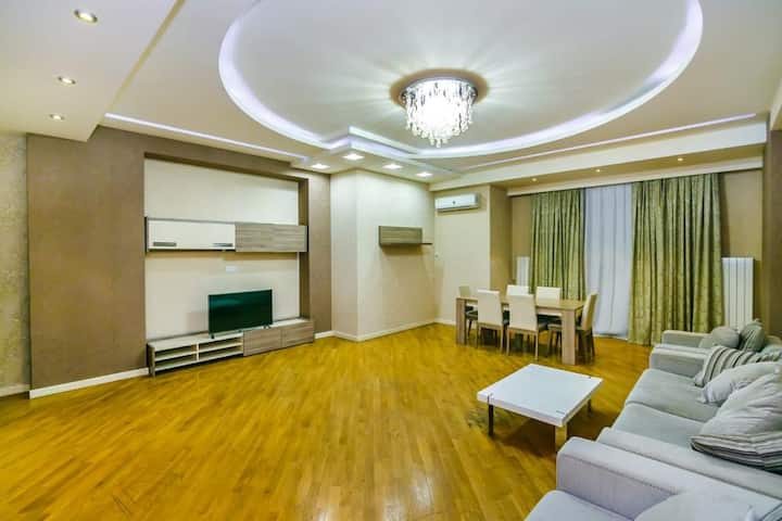 Cozy 3 Bedrooms Apartment - Baku