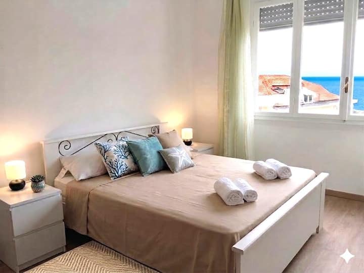 Sea-view Apartment With A/c And Parking | Ap41 - Imperia