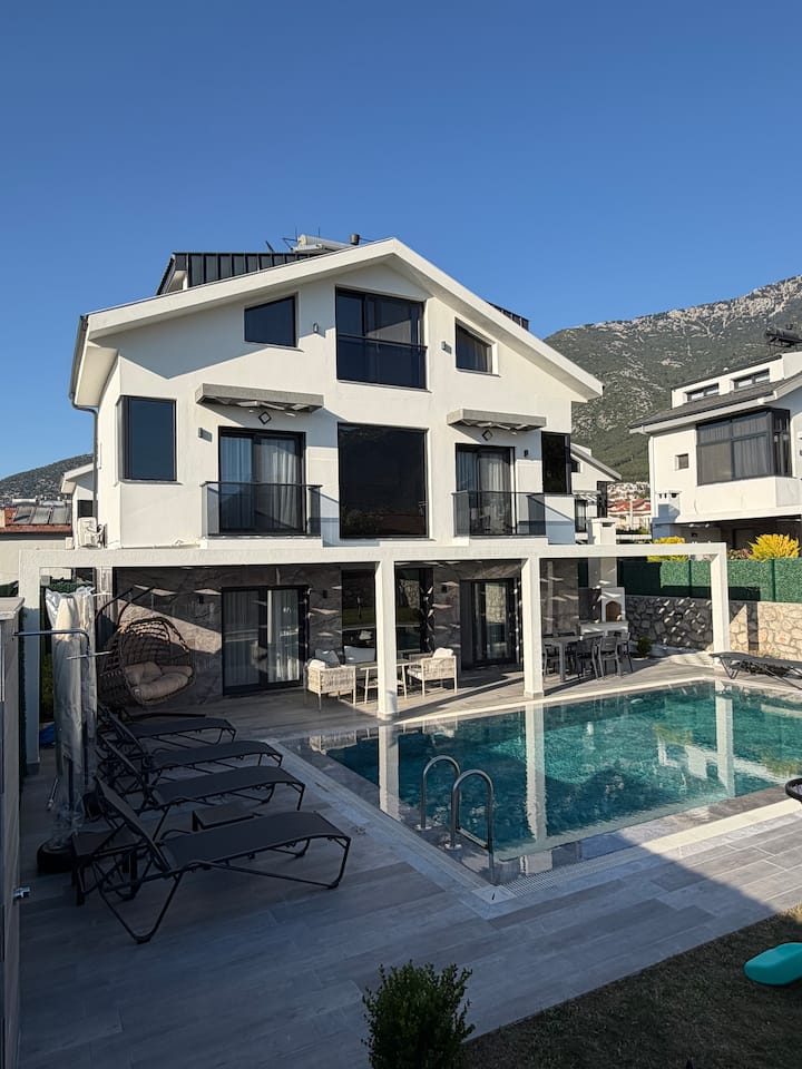 ÖLüdenizde Yeni 3 Odalı Lüks Villa - Ovacık