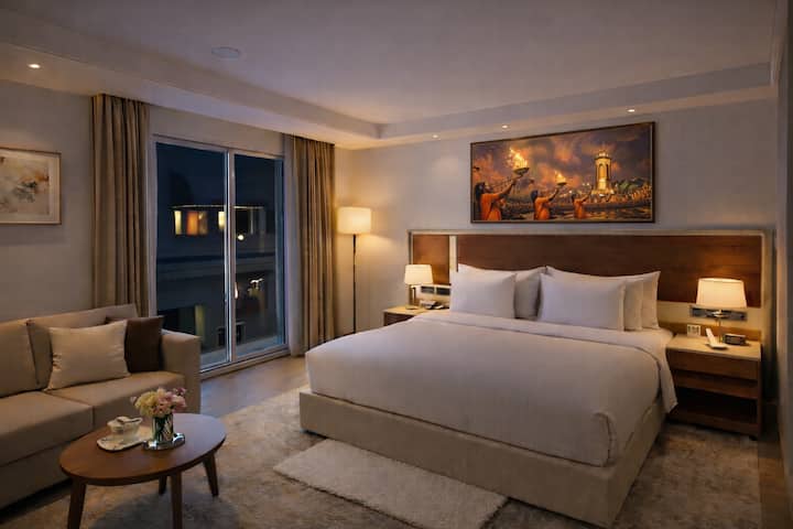 Ganga View Stay With Rooftop Café & Modern Comfort - Haridwar