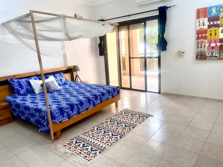 Room With Pool + Fadidi House And Rooftop Access - Dakar