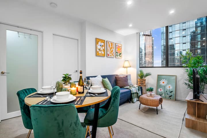 Tropical Retreat Apartment • Pool, Gym & Sauna - Ivanhoe