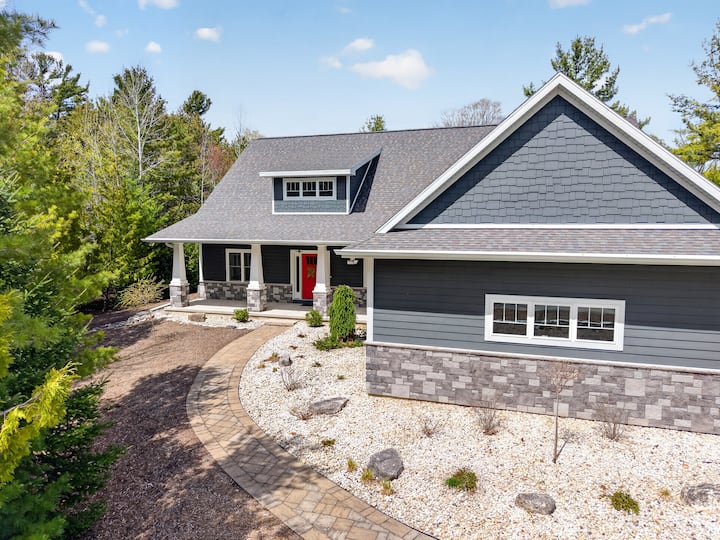 Fish Creek Home- Near Downtown W/ Fire Pit - Egg Harbor, WI