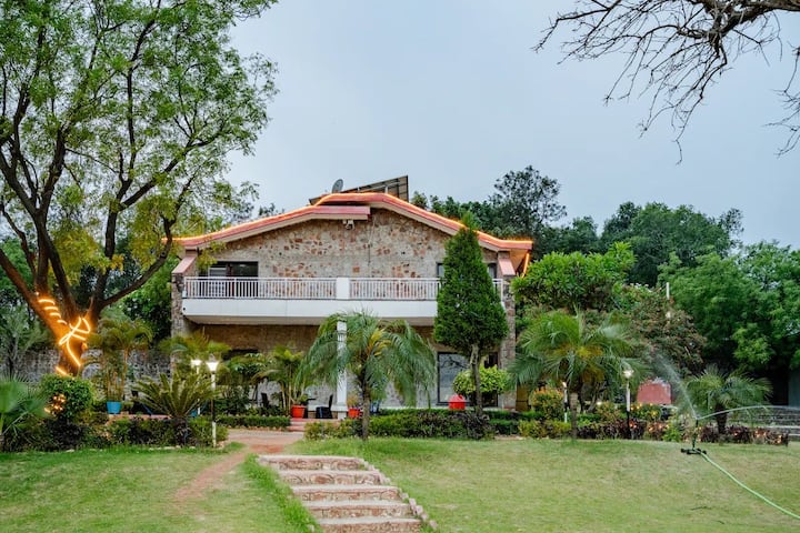 Stay Viable 4bhk Farmhouse - Gurugram