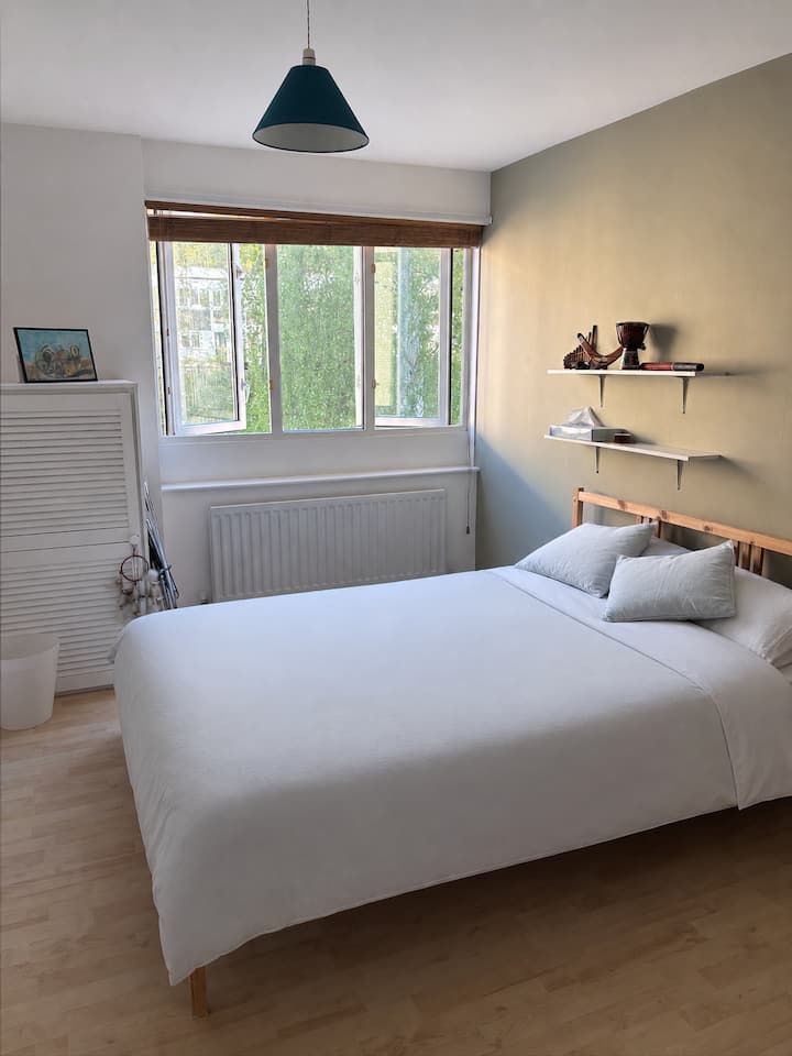 Double Bedroom In Beautiful Bright Duplex - Brentwood