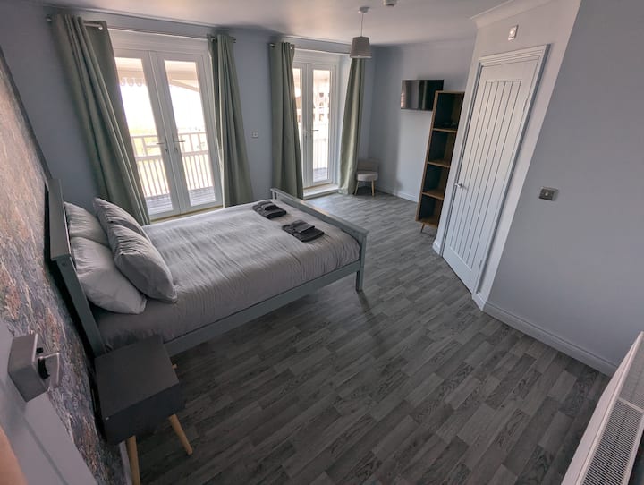Hotel 21 / King Room With Sea View & Balcony - Hunstanton