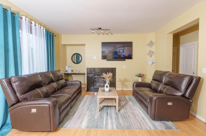 Spacious 5br Lake Tapps Home For Families & Groups - Puyallup, WA