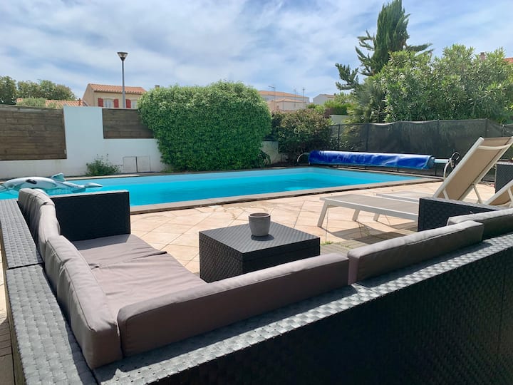 Agréable Maison Au Calme, Piscine Et Jardin Arboré - La Rochelle