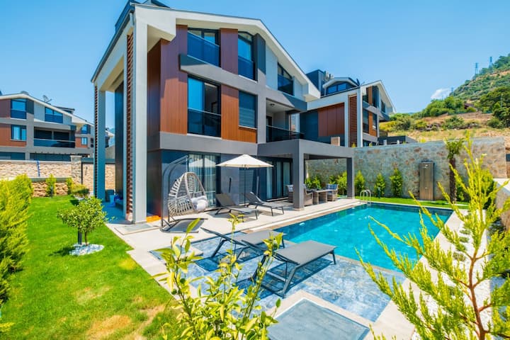 ÖLüdeniz 'De Kapalı Havuzlu,jakuzili Villa(mrbl1 ) - Hisarönü