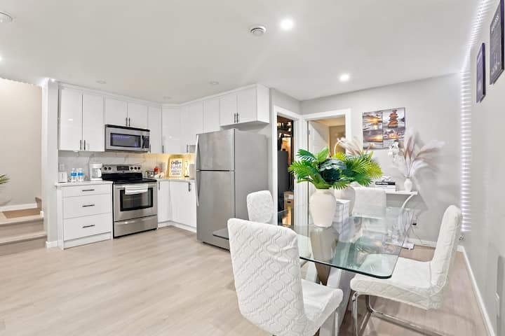 Luxury Private Entrance Suite/11mins To Yycairport - Calgary