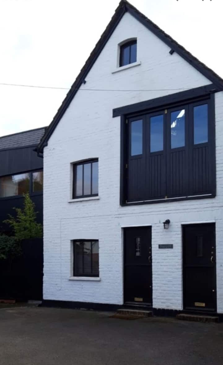 Flat In The Heart Of Dorking - Dorking