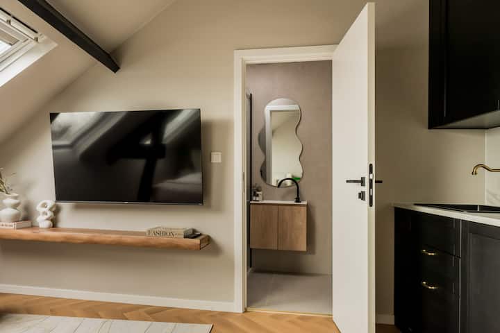 Minimalist Studio Antwerp – Bright Space - Antwerp