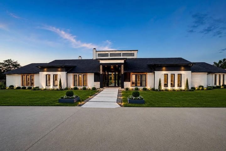 Villa 21 At Lake Williams - A Hidden Gem - DeSoto, TX