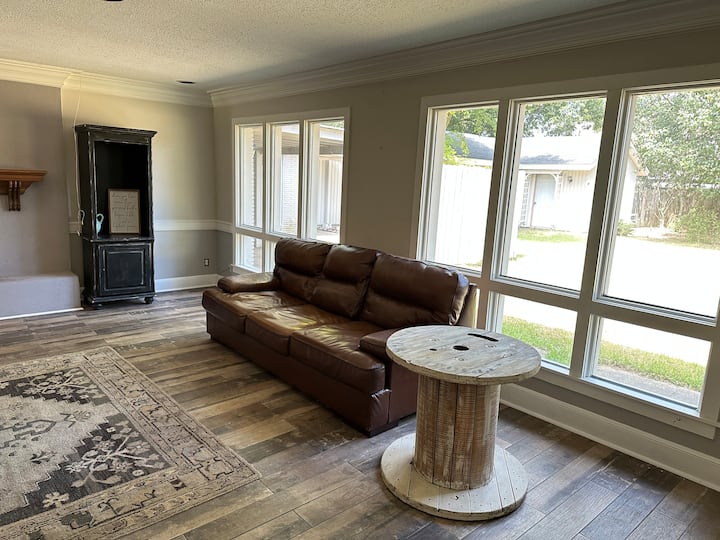 Centrally Located Monroe Apartment - Monroe, LA