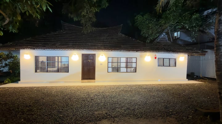 Punnamada Backwater Villa - Alappuzha