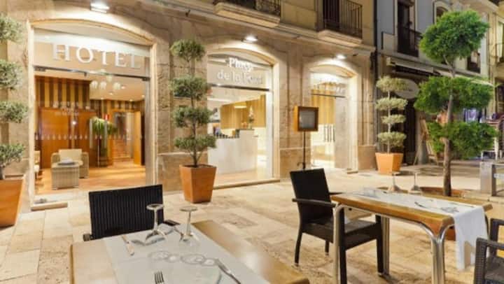 Pleasure And Comfort In The City Of Tarragona - Tarragona