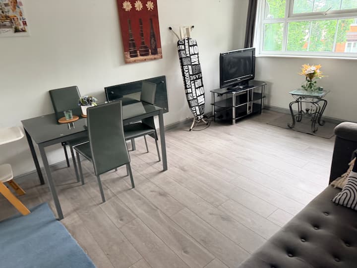 Park And Stay Masoinette - Wokingham