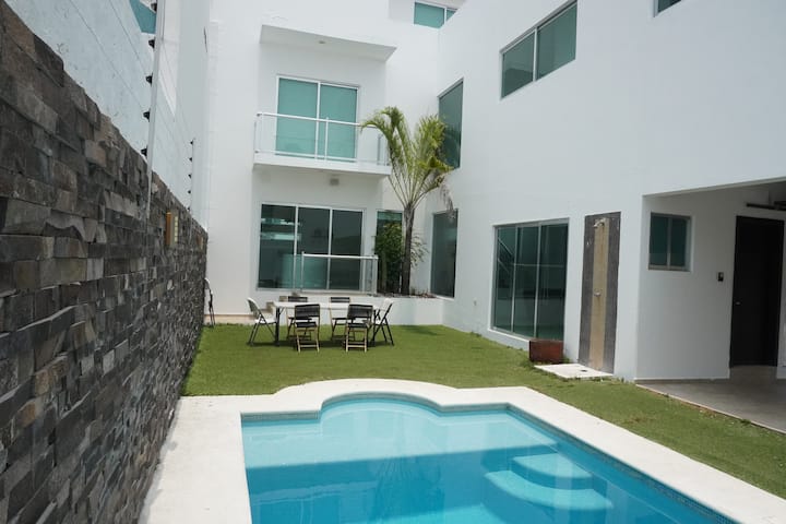 F4, Alberca Privada, Cerca Playa Y Zona Comercial - Mexico