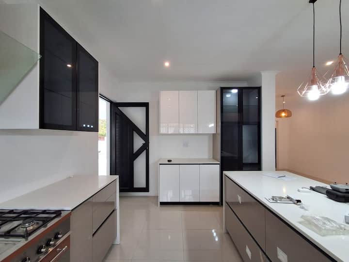 Modern And Cozy Home In Kempton Park - Kempton Park