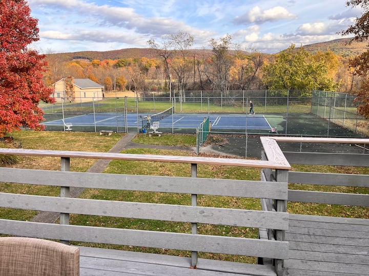 Sophisticated 1970s Home With Pickleball Court - Nemacolin, PA