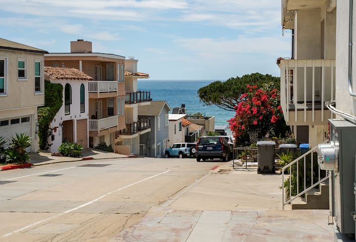 Coastal Pearl | Walk To Strand | Parking | 2 Br - Manhattan Beach, CA