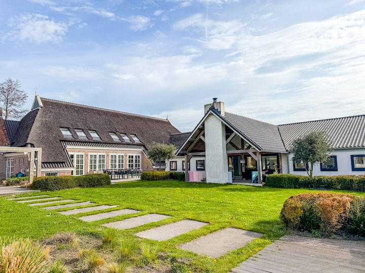 Luxe Vakantieboerderij Met Eigen Binnenzwembad - Pays-Bas