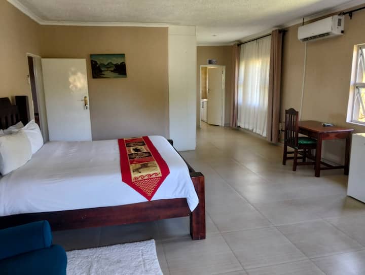 Eastview Guest Lodge Has 3 Listings - Harare