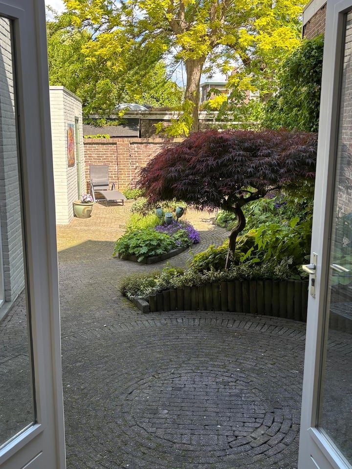 Ruim En Sfeervol Met Tuin In Centrum Maastricht. - マーストリヒト