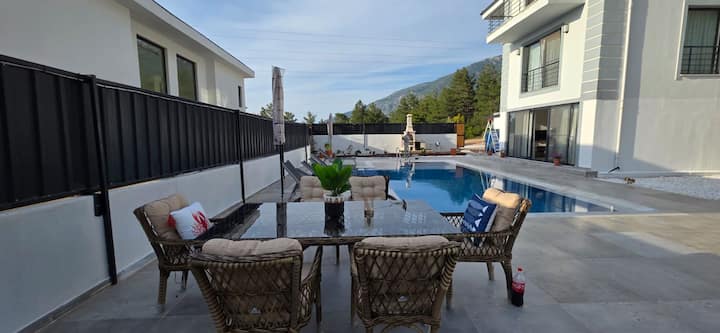 Doğa Manzaralı 3+1 Lüks Villa - Ölüdeniz
