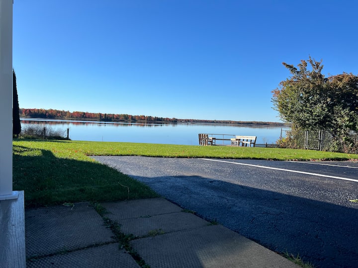 Waterfront Standalone - Private Deck - Sault-Sainte-Marie