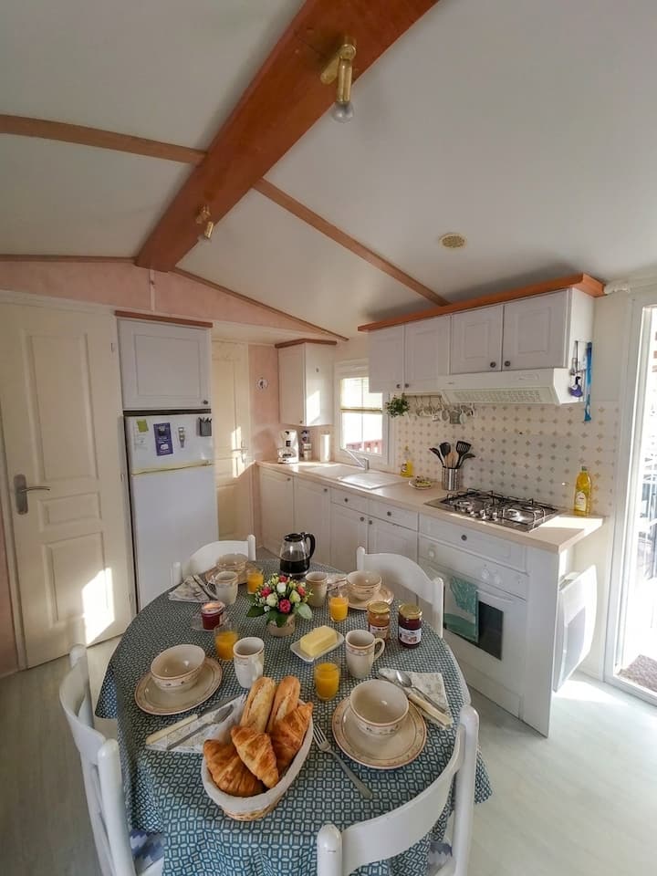 Mobil-home Calme Avec Grande Terrasse Couverte - Pornic