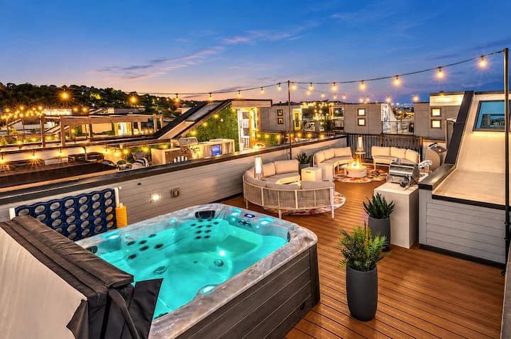 Music City Escape W/rooftop Hot Tub & Pool! 11 Bed - Nashville, TN