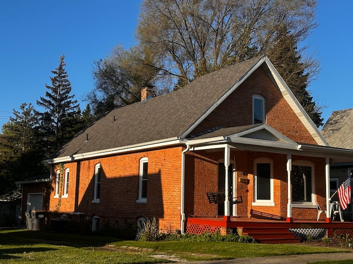 St Joseph Scandinavian Vintage Home. - Benton Harbor