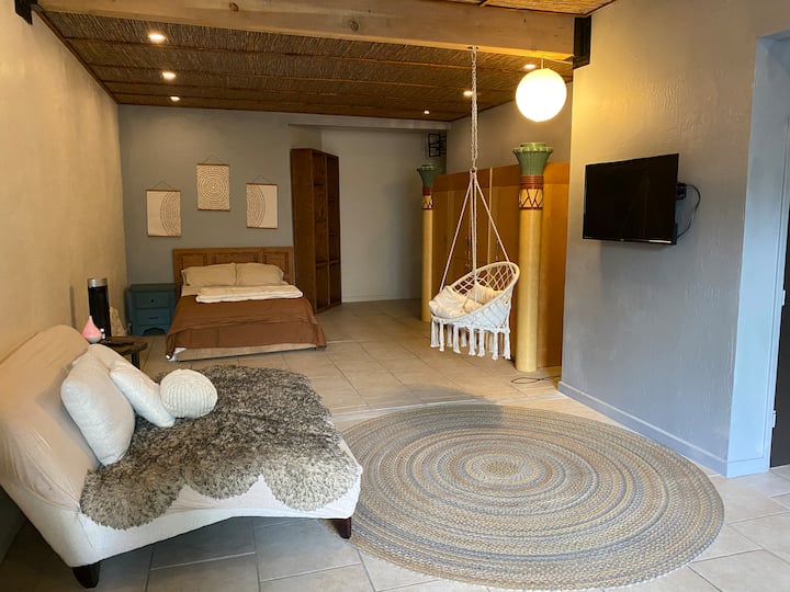 Private Studio ~Heart-of-downtown - Silver City, NM