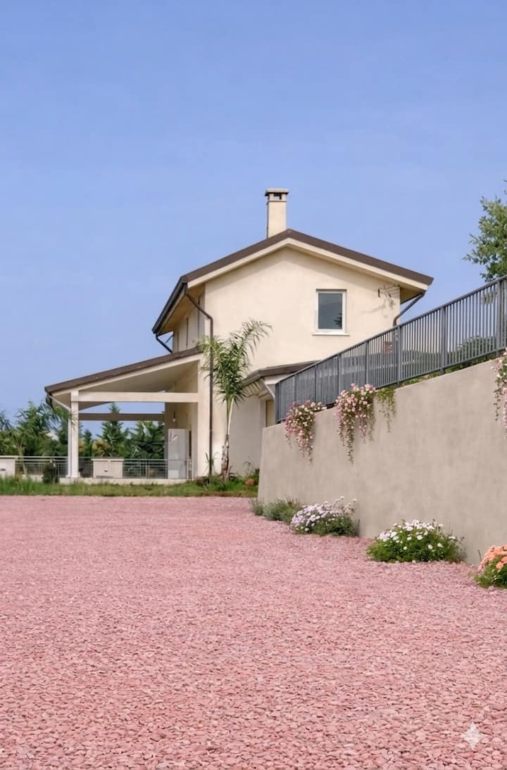 Kalipè House
Casa Limoni
Il Tuo Rifugio Vista Mare - Altavilla Milicia