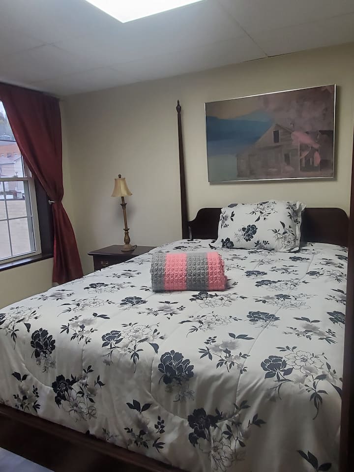 Efficiency Apartment In Downtown Grafton, Wv! - Grafton, WV