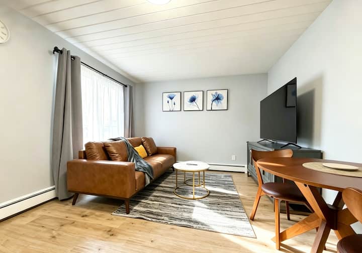Cozy Modern Unit #1 Near Airport - Alaska