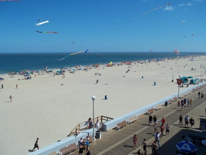 Beachfront Stay | Pool + Boardwalk Access - Ocean City, MD