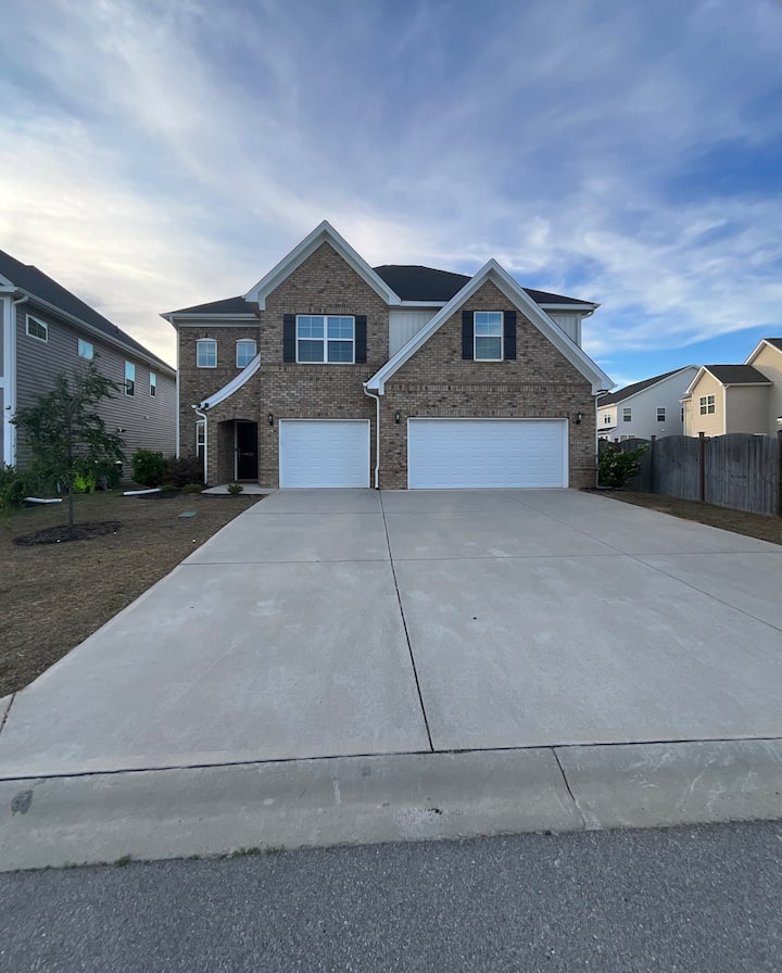 Columbia Luxe Retreat - Elgin, SC