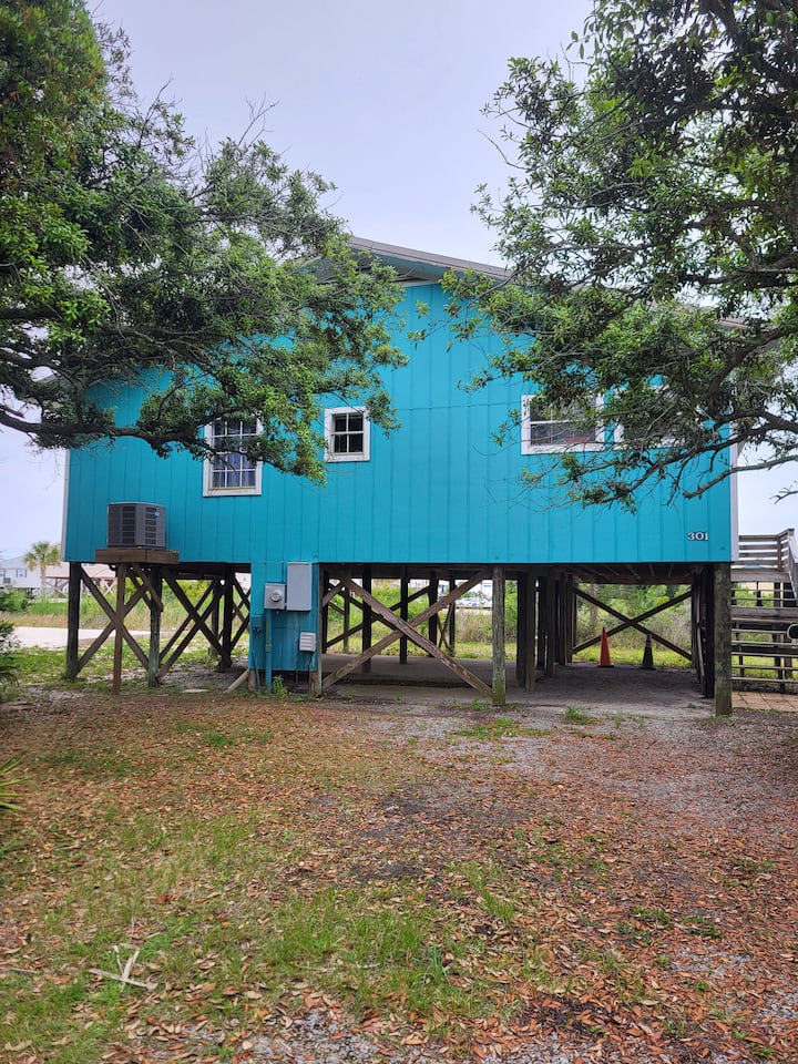 Waterfront Cottage - Gulf Shores, AL