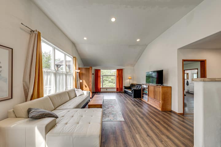 2 Mi To Bay! Pet-friendly Oak Harbor Retreat - Deception Pass State Park, Oak Harbor