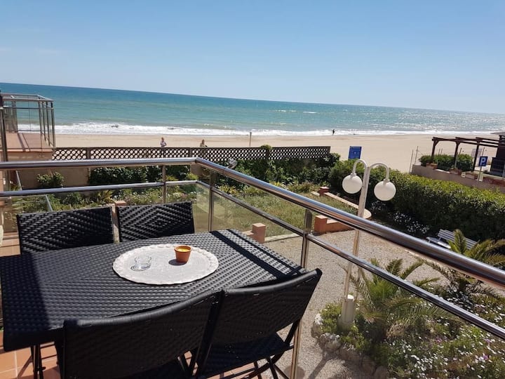 Apartment Mit Meerblick, Terrasse Und Schwimmbad - Castelldefels