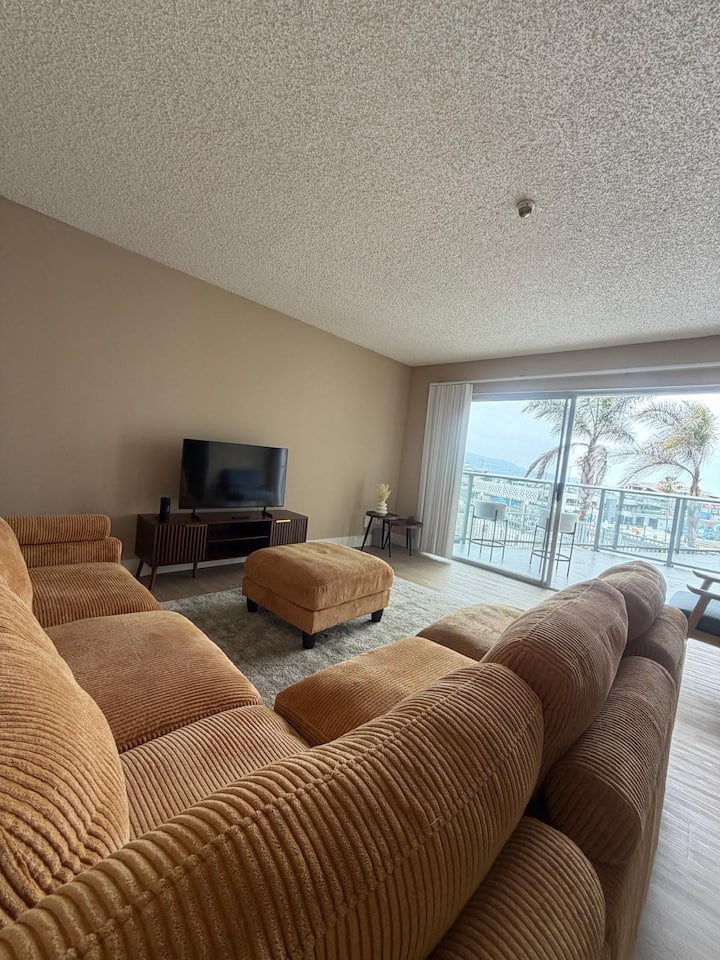 Coastal Condo Steps From Redondo Beach Pier - Torrance, CA